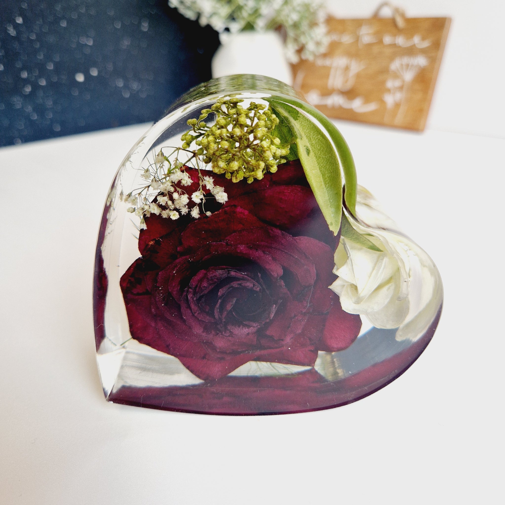 10cm Freestanding Heart Flower Preservation – Sparkles Bespoke Resins
